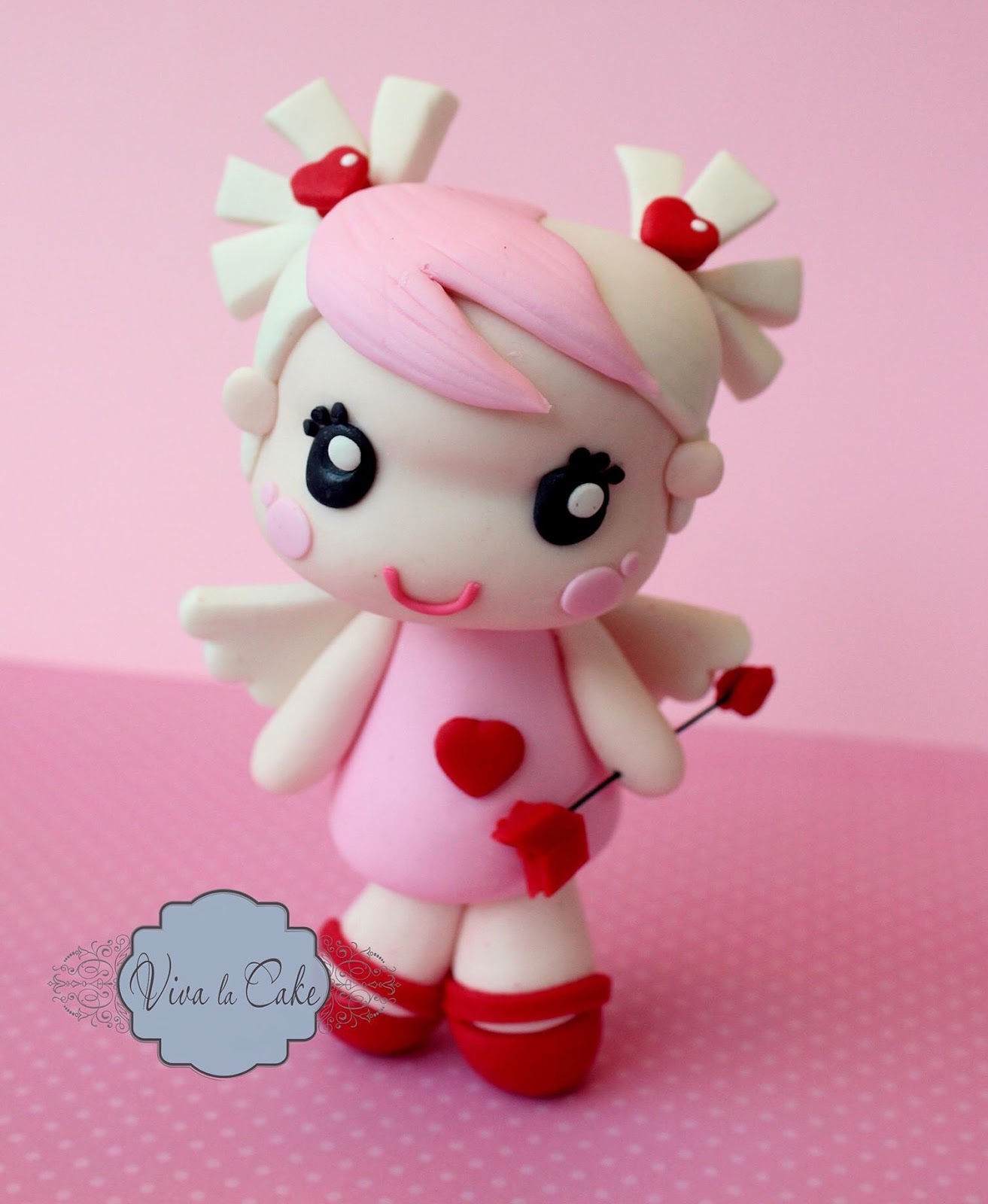Viva La Cake I Blog: Tutorial: Cute Cupid Cake Topper