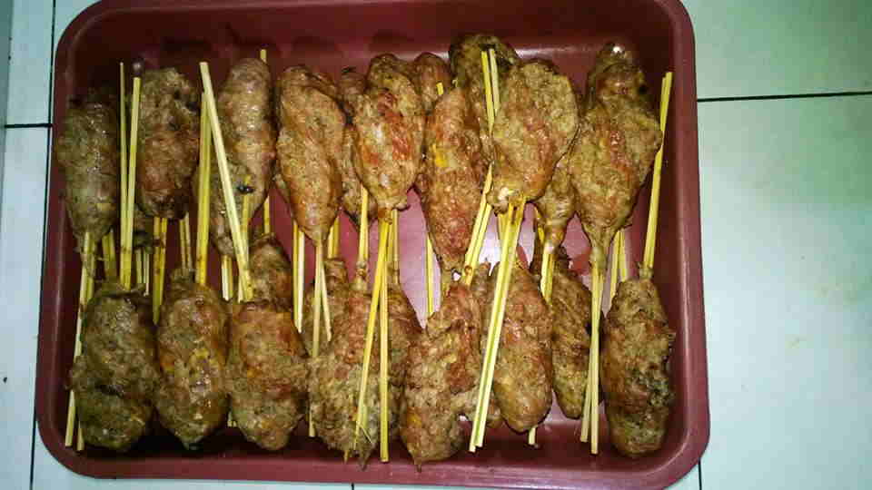 tengkleng solo dlidir: Sate buntel di solo yang asli