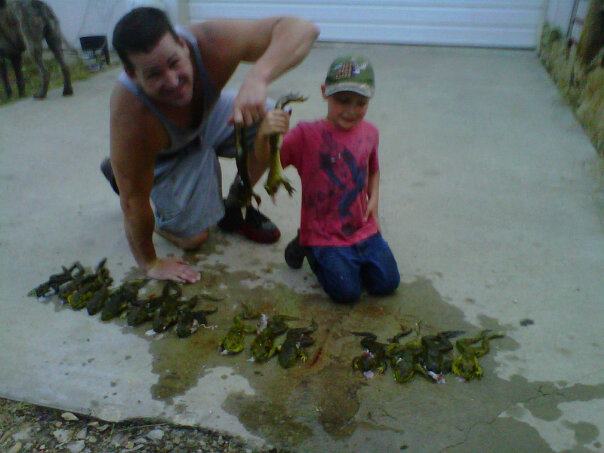 Reves Family Blog: Frog Hunting