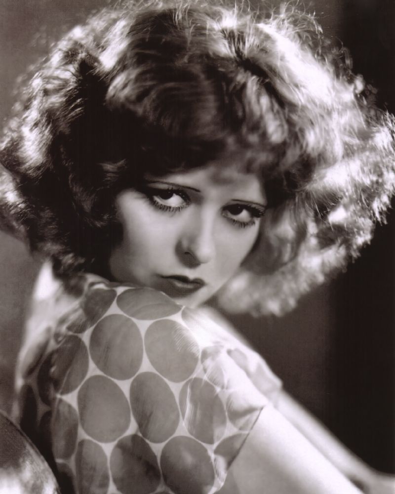 10 Beautiful Portraits of Clara Bow with Her Dreaming Eyes from the ...