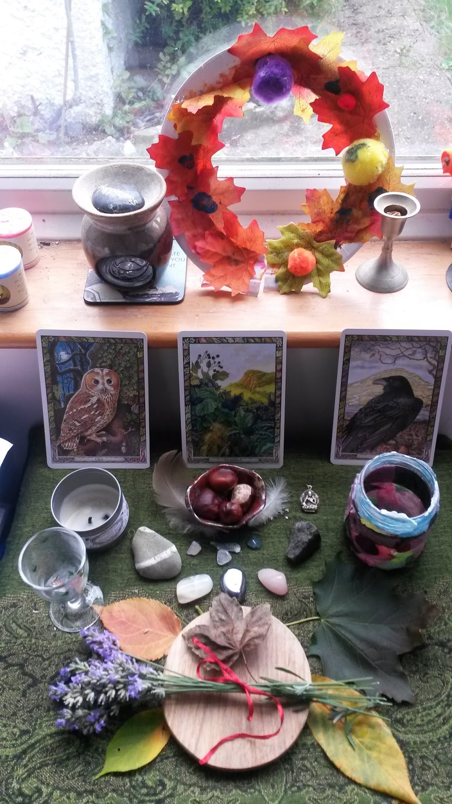 BlackberryJuniper and Sherbet: Autumn Nature Altar, loving the colours