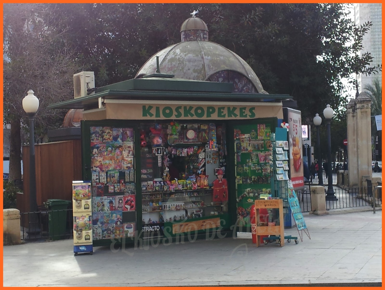 EL KIOSKO DE AKELA: UN KIOSCO CON ALMA DE KIOSCO (El de chuches y ...