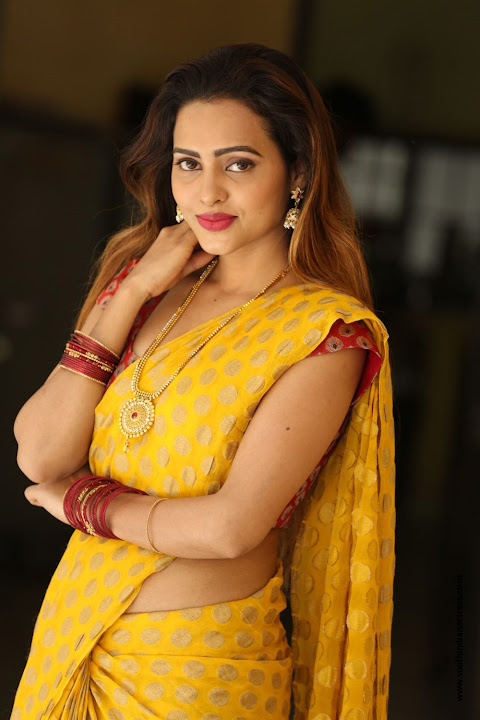 Geeta Shah hot Stills at Item movie launch - South Indian Actress