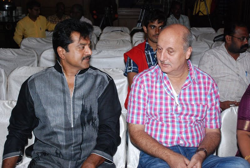 Entire Cinema Gallery - Movie Posters, Movie Gallery, Movie Stills ...