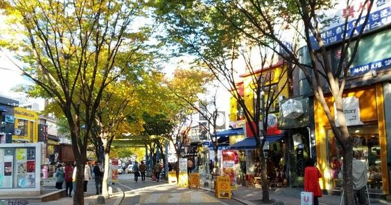 travelmakerabroad: Hongdae - Hongik University Street