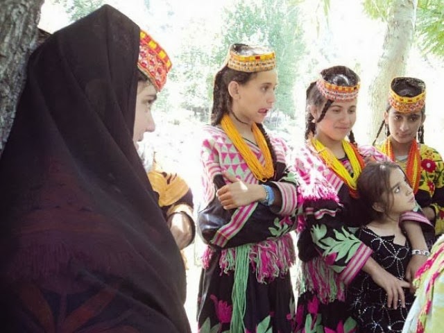 Stitch traditional dresses of Afghan-Pak.