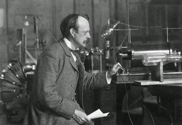 Scientist and Invention: J.J.Thomson