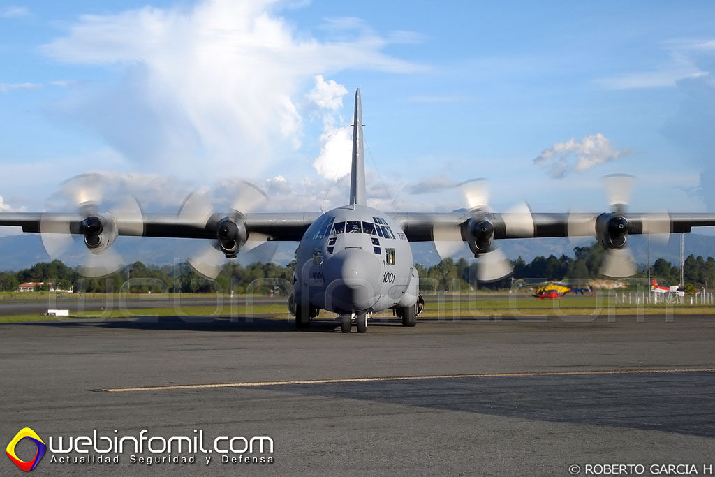 En aviones C-130 Hércules de la Fuerza Aérea Colombiana fue transportado el papamóvil - Webinfomil