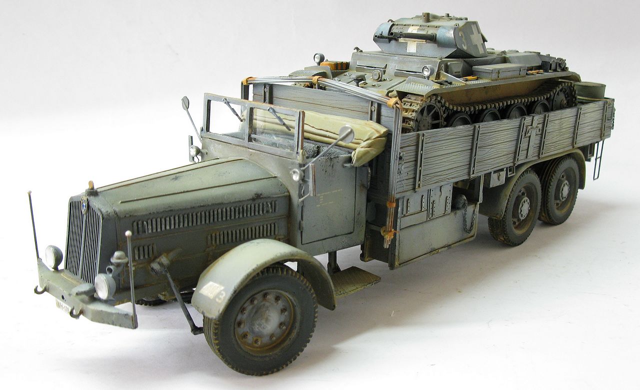 Panzerserra Bunker- Military Scale Models in 1/35 scale: Faun L900 D567 ...