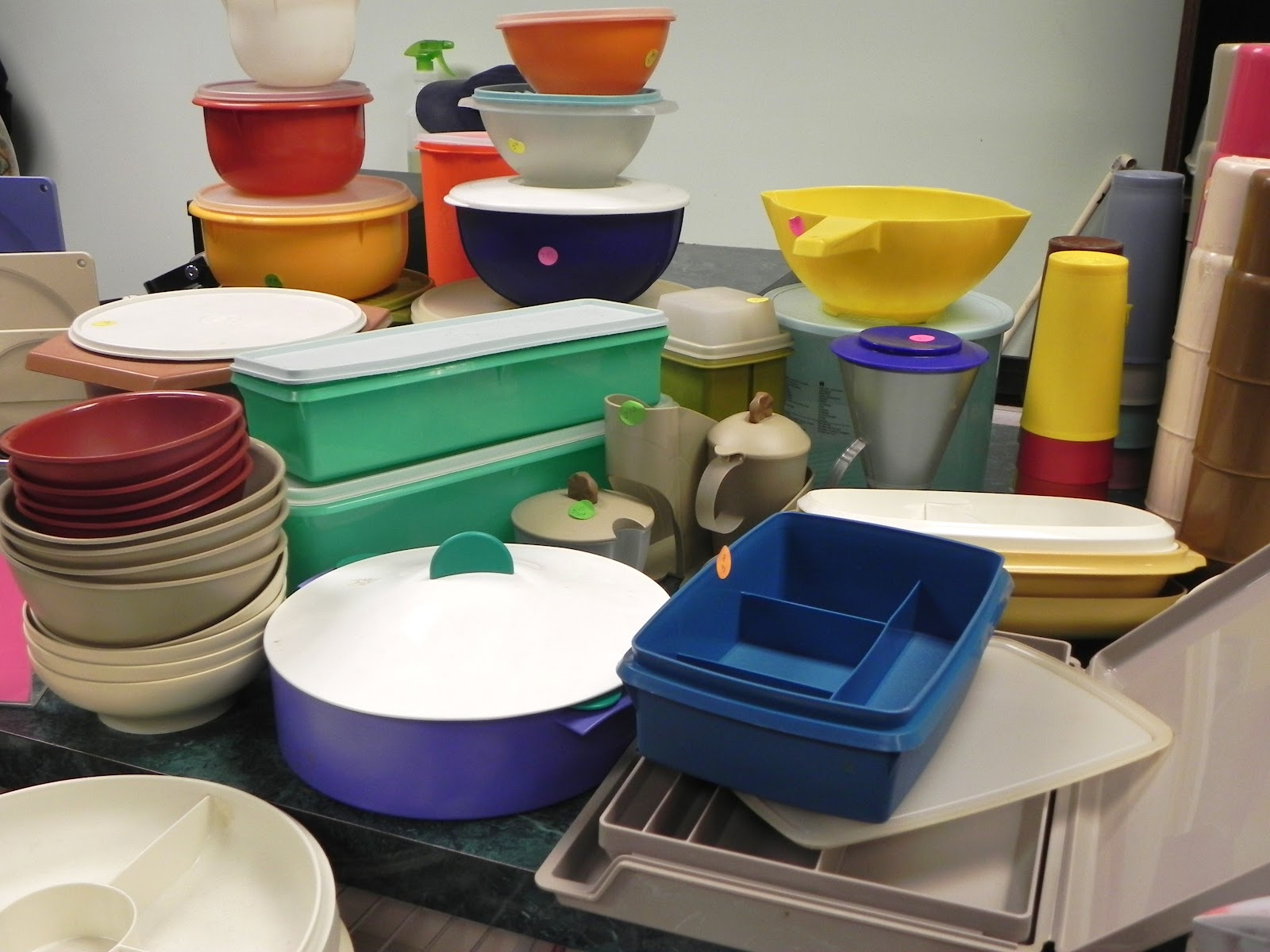 My Sister's Cottage: Tupperware...A Collectible Now?