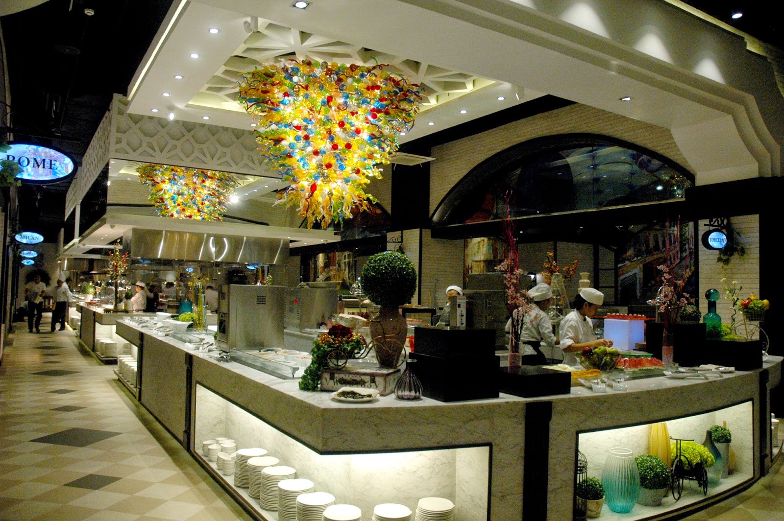 DUDE FOR FOOD: Food News: Vikings Invade SM Jazz Mall