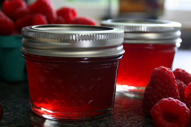 Mennonite Girls Can Cook: Raspberry Red Pepper Jelly