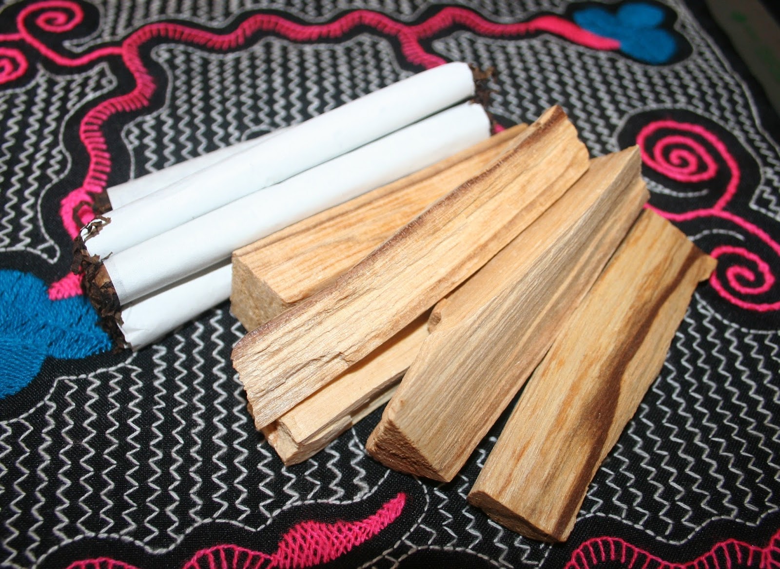 Mapacho tobacco, Buy Nicotiana rustica roll from Peru: Differences ...