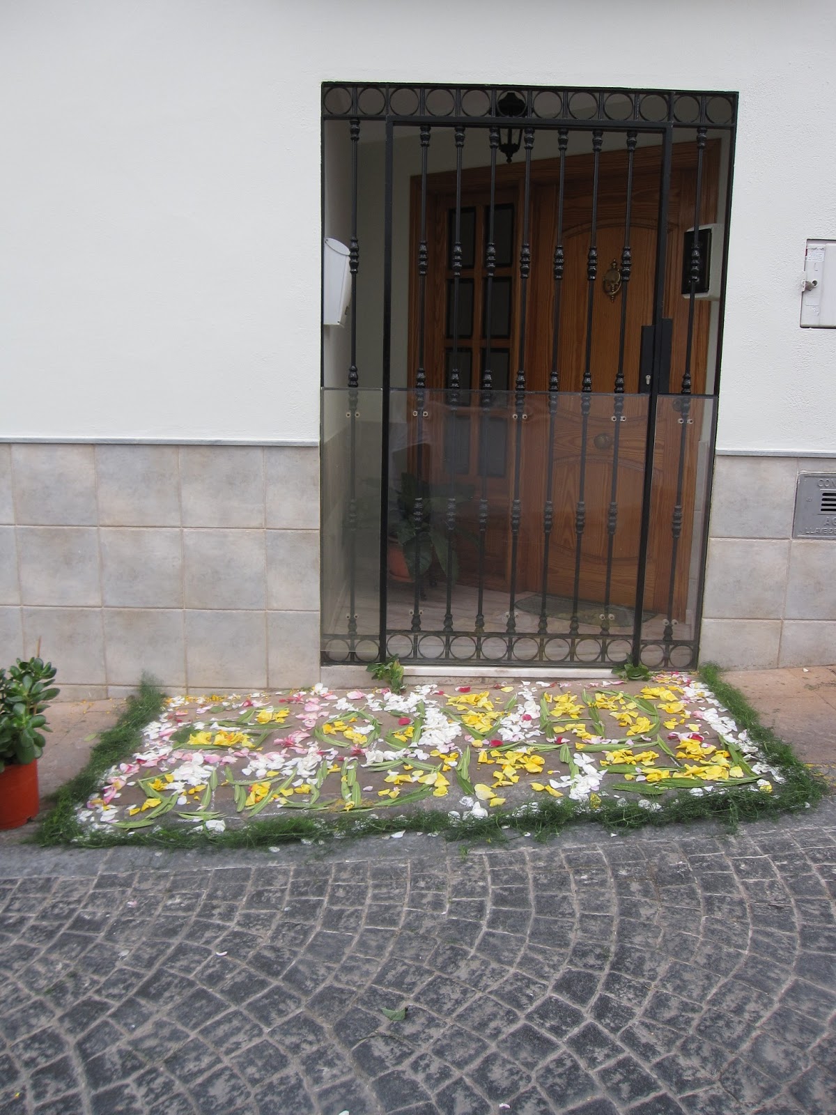 Las manualidades de Pablo: ENRAMADAS DE FLORES PARA COMUNION.