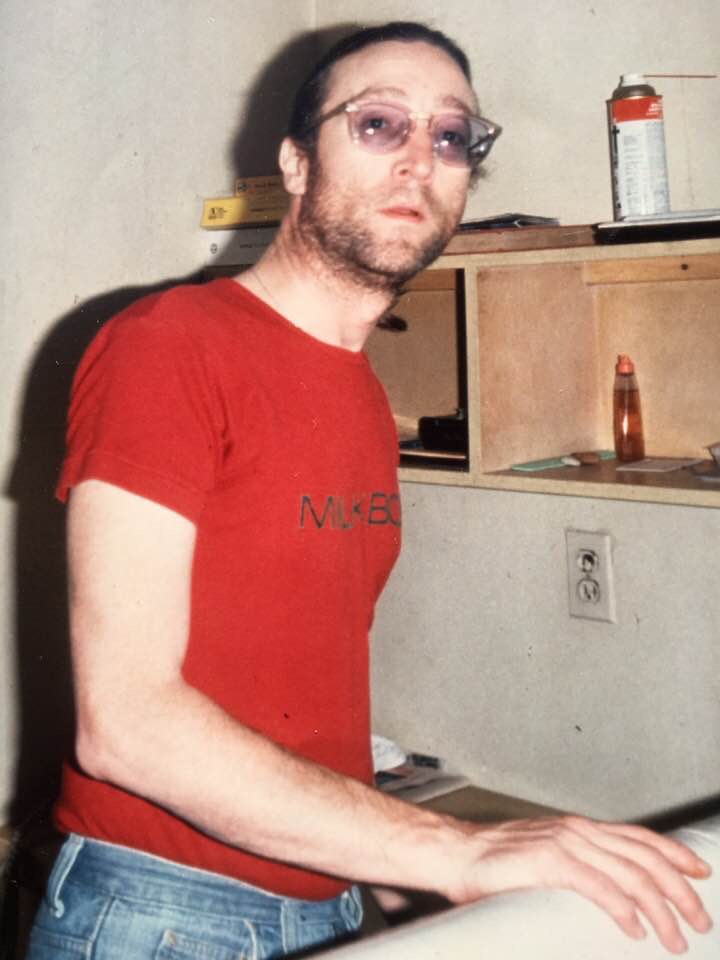 Meet the Beatles for Real: Mister red shirt