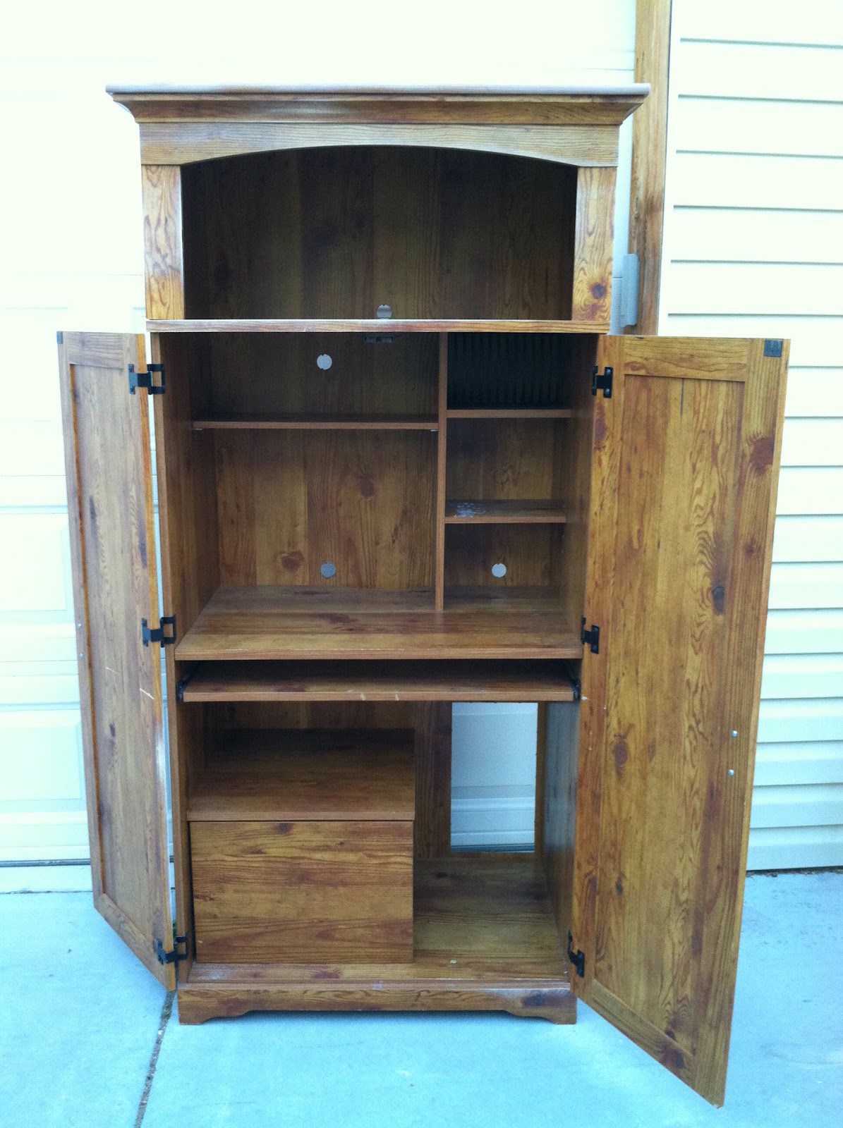 Delicious Spaces: DIY: Armoire Desk Makeover