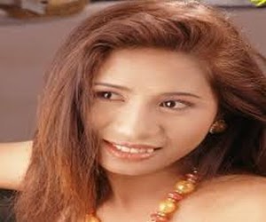 Flora Cheung, la chef china que cocina desnuda por TV