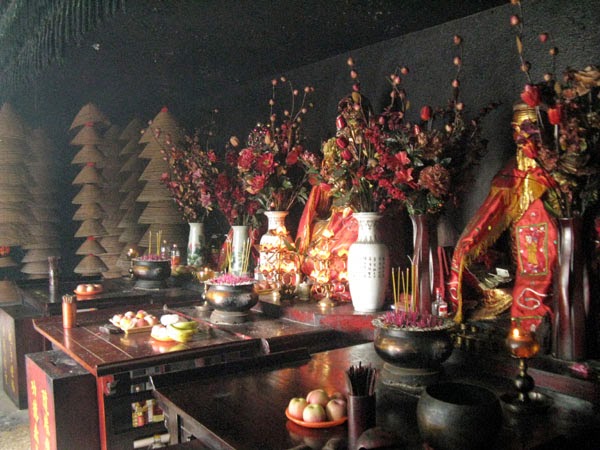 One Day in Shenzhen: The Temple at Xili Lake