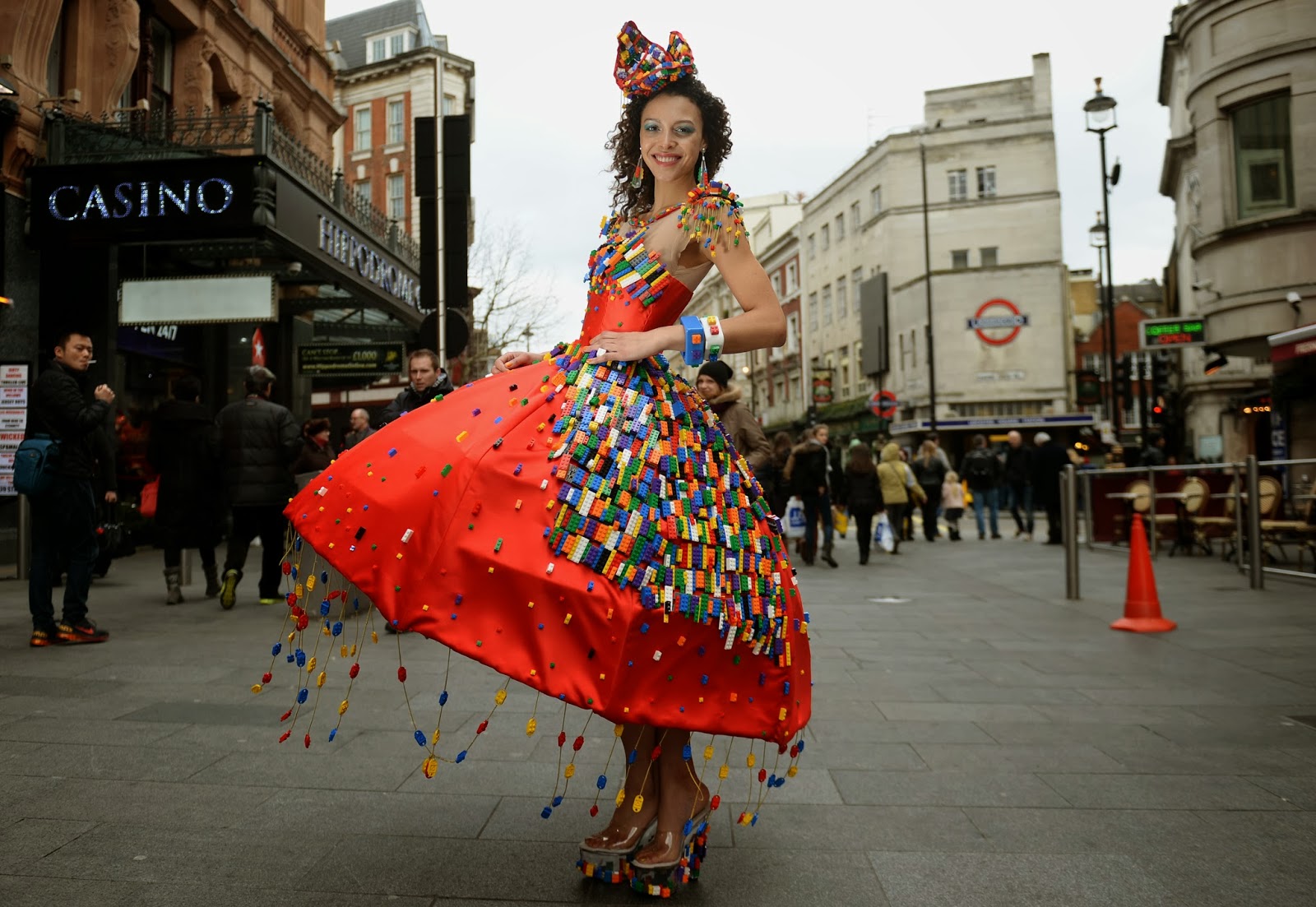 Cycle in Heels : Lego dress at the Lego Movie Premiere