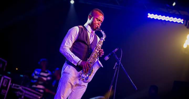 (Entertainment Video) Live performance of a rising saxophonist (Joe Sax ...