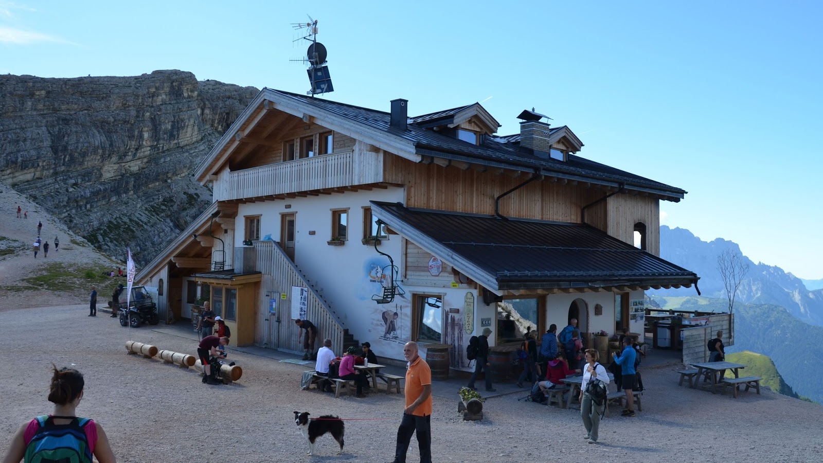 Averau, Nuvolau, 5 Torri: Escursione ad anello da passo Falzarego