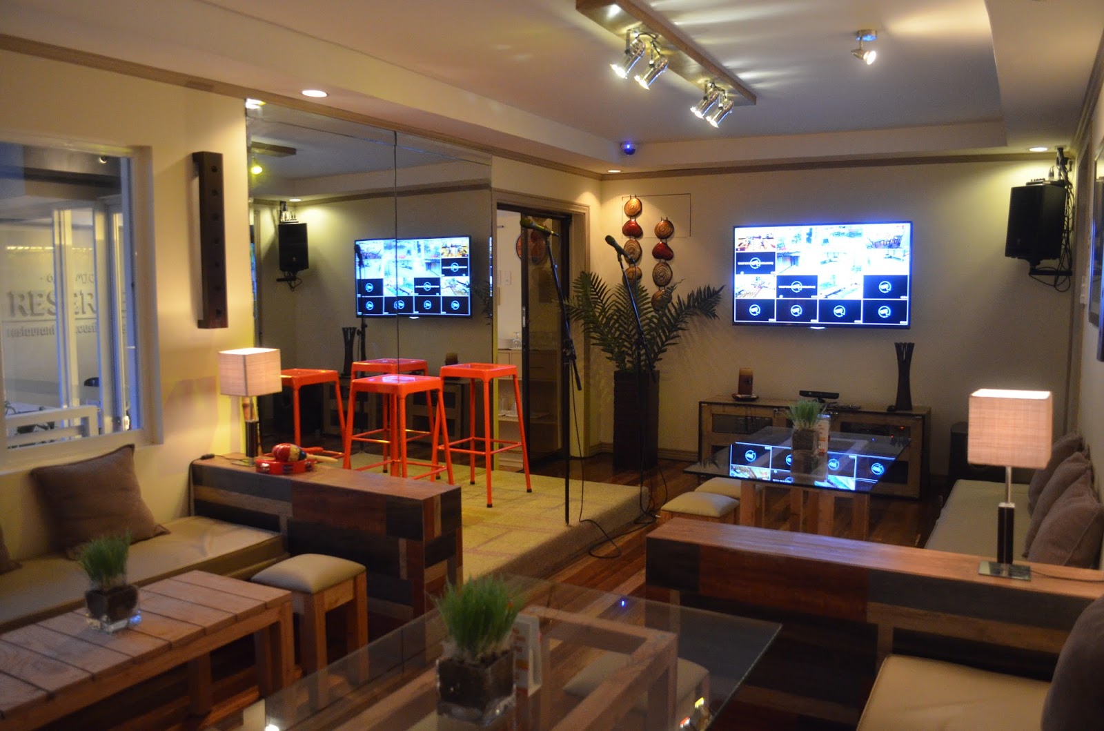 Open Mic Reserve | Restaurant + Acoustic Lounge