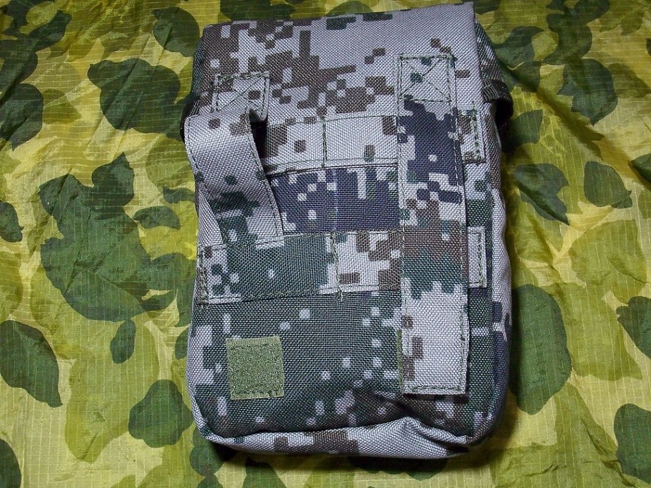 Webbingbabel: Chinese PLA Army New First Aid Kit