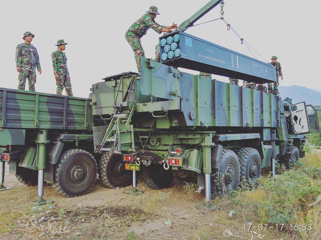 Garuda Militer: [Foto] Ujitembak MLRS Astros TNI AD