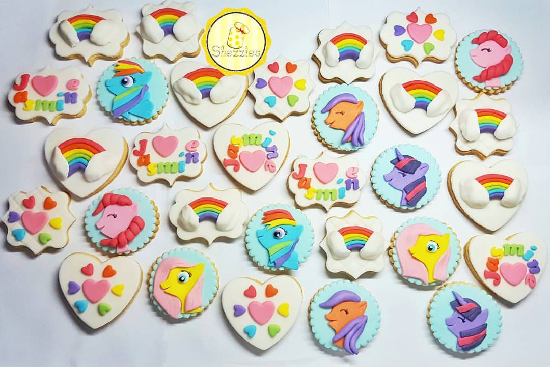 SHEZZLES | Cakes and Pastries: My Little Pony Cookies