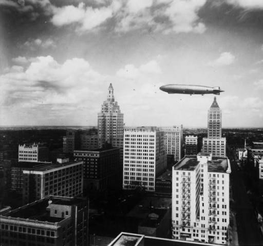 Warfare In Miniature: Navy Zeppelin Over Tulsa, OK