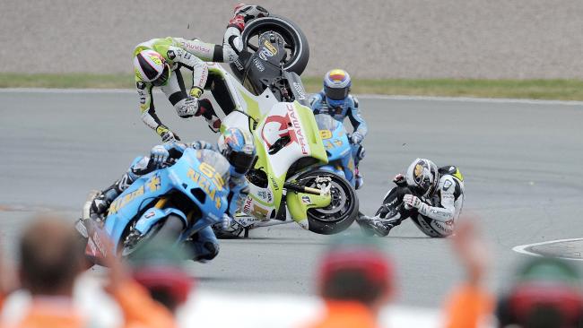 Free Wallpapers: Moto GP crash