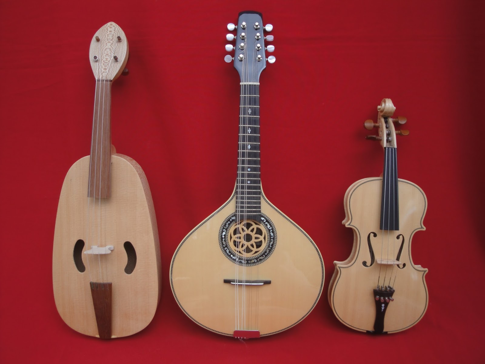 Instrumentos Tradicionais: FÍDULA, GUITARRILHO E RABECA CHULEIRA