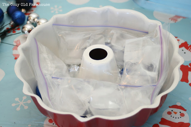 The Cozy Old "Farmhouse": A Winter Ice Wreath {with Tutorial}