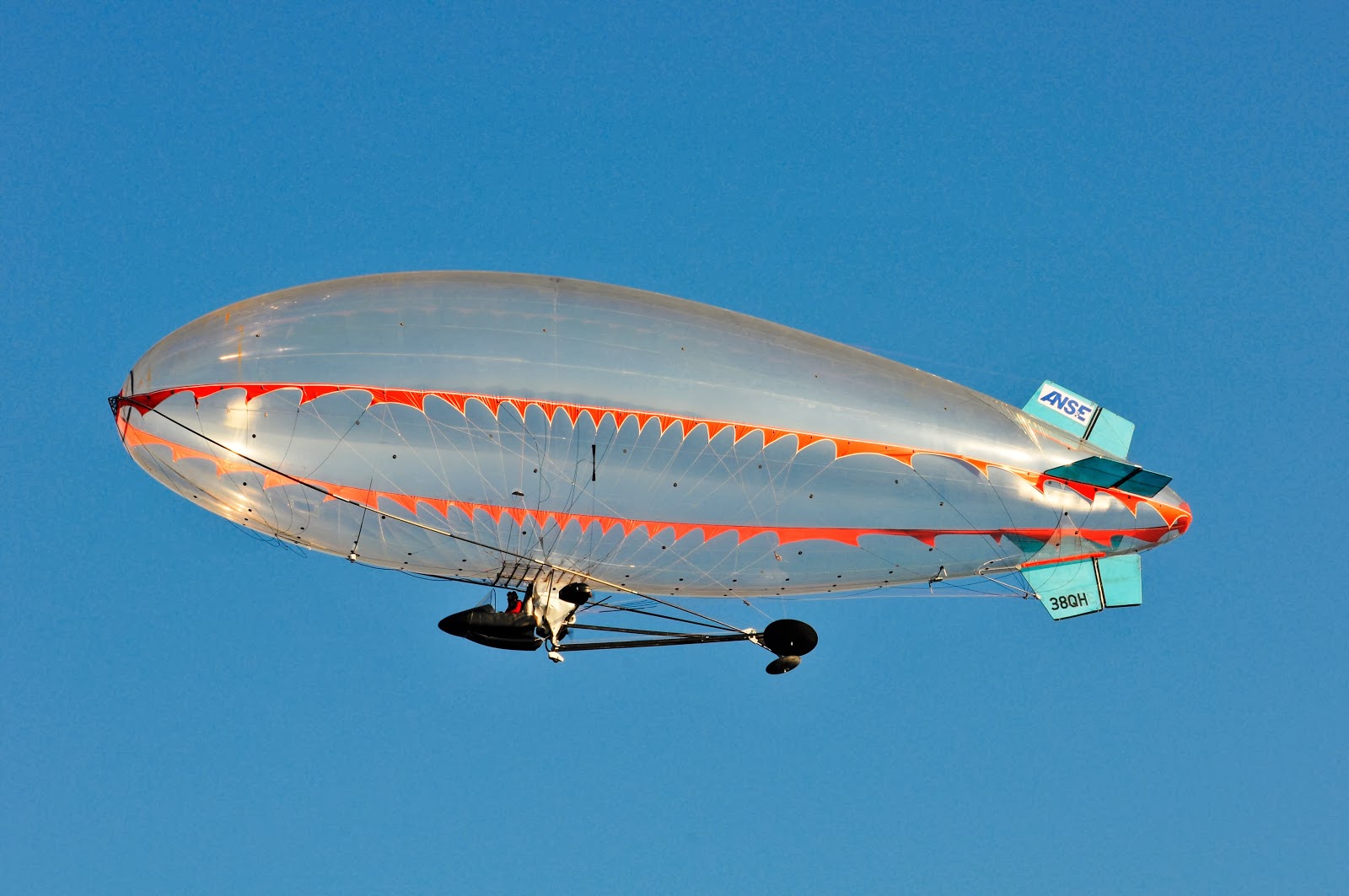 Dirigible Wallpapers y tema pack