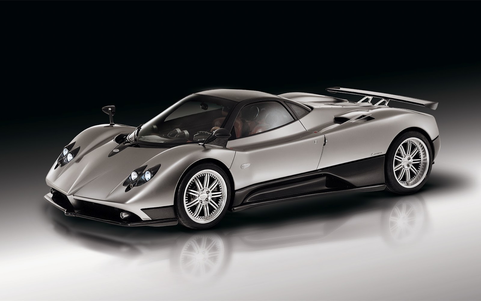Wallpapers of beautiful cars: Pagani Zonda F