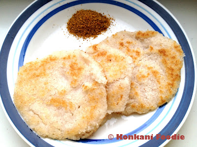 Konkani Foodie: Rosematta Rice Dosa (Ukhdo Tandla Bhakri)