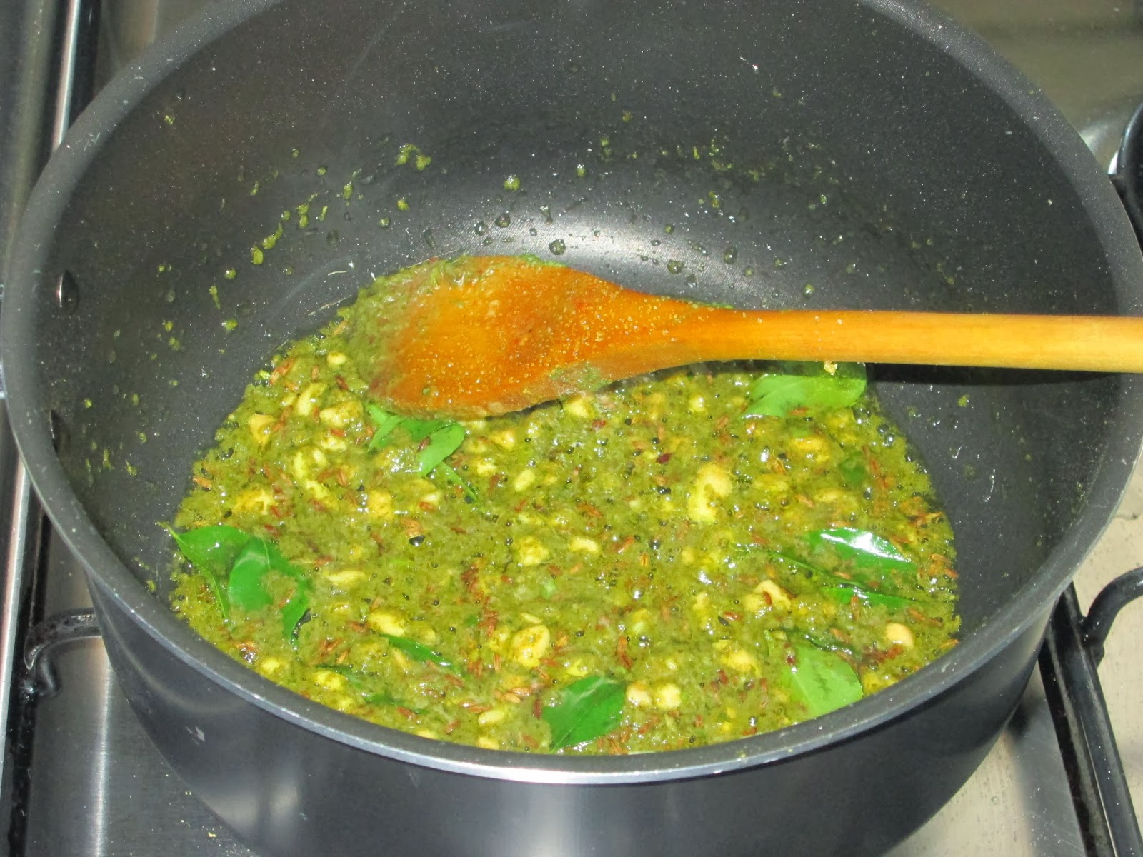 Shobha's Food Mazaa: SABUDANA KHICHDI WITH CURRY LEAVES MASALA