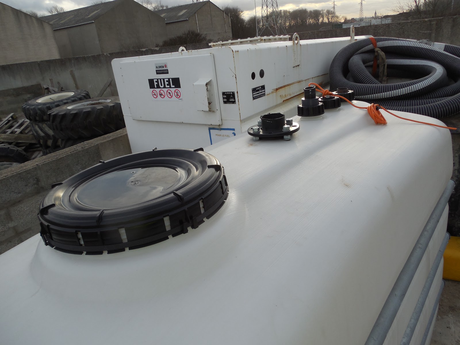 FOSMAT - Matériels d'Occasion et de Location : CUVE PVC 3000 LITRES