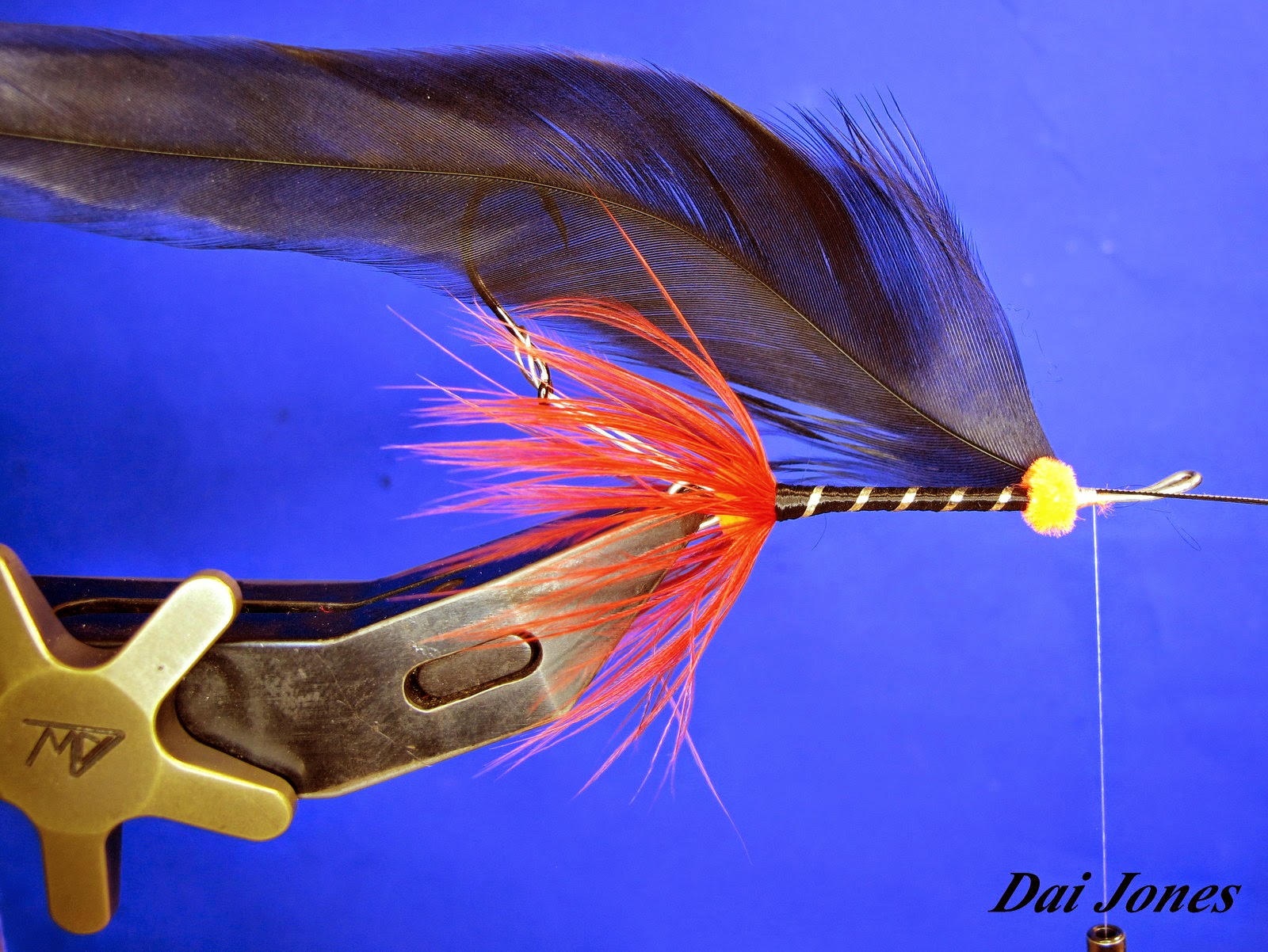 Flies step by step: Sewin ( sea trout) Night Intruder step by step.