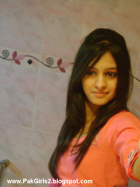 Fashion Selfies: Beautiful Girls of Pakistan gallery 2