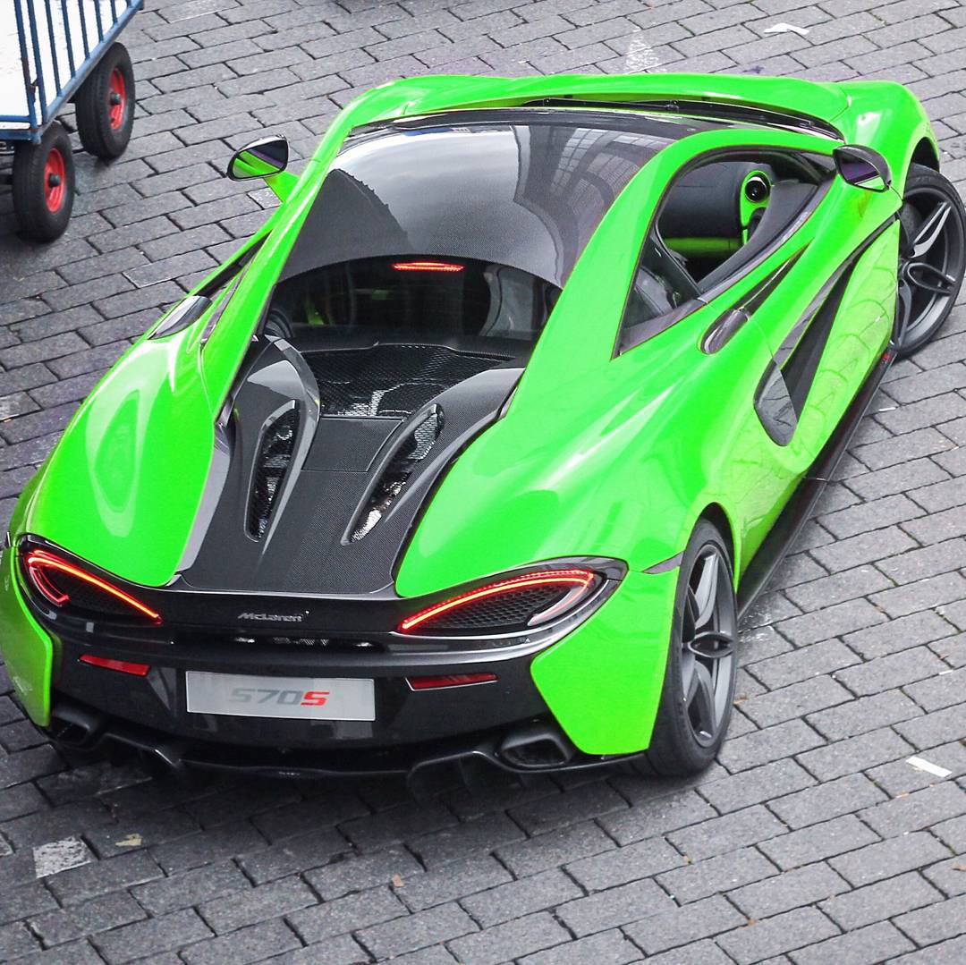 SUPECARS.MAG: McLaren 670S