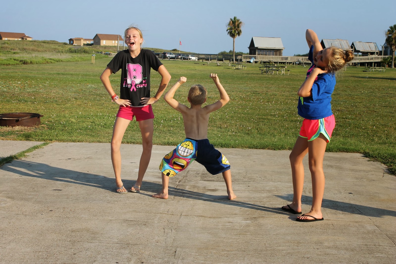 Little Girls On The Beach And Pool 5, 077 @iMGSRC.RU holgil