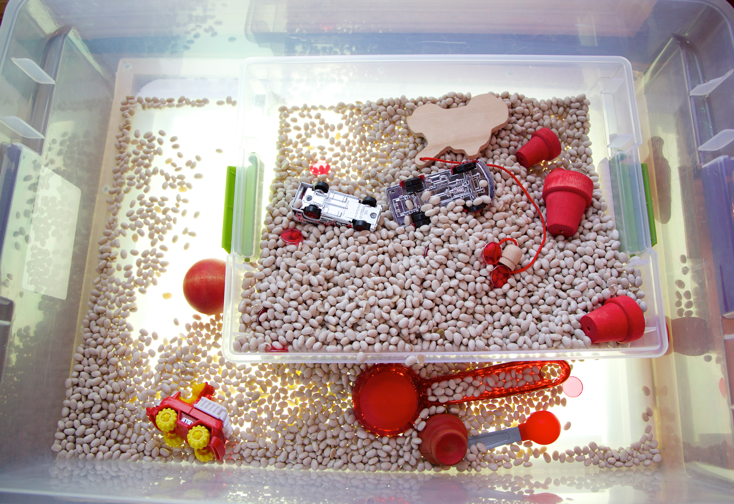 Holly's Arts and Crafts Corner: Sensory Activity: May Sensory Bin