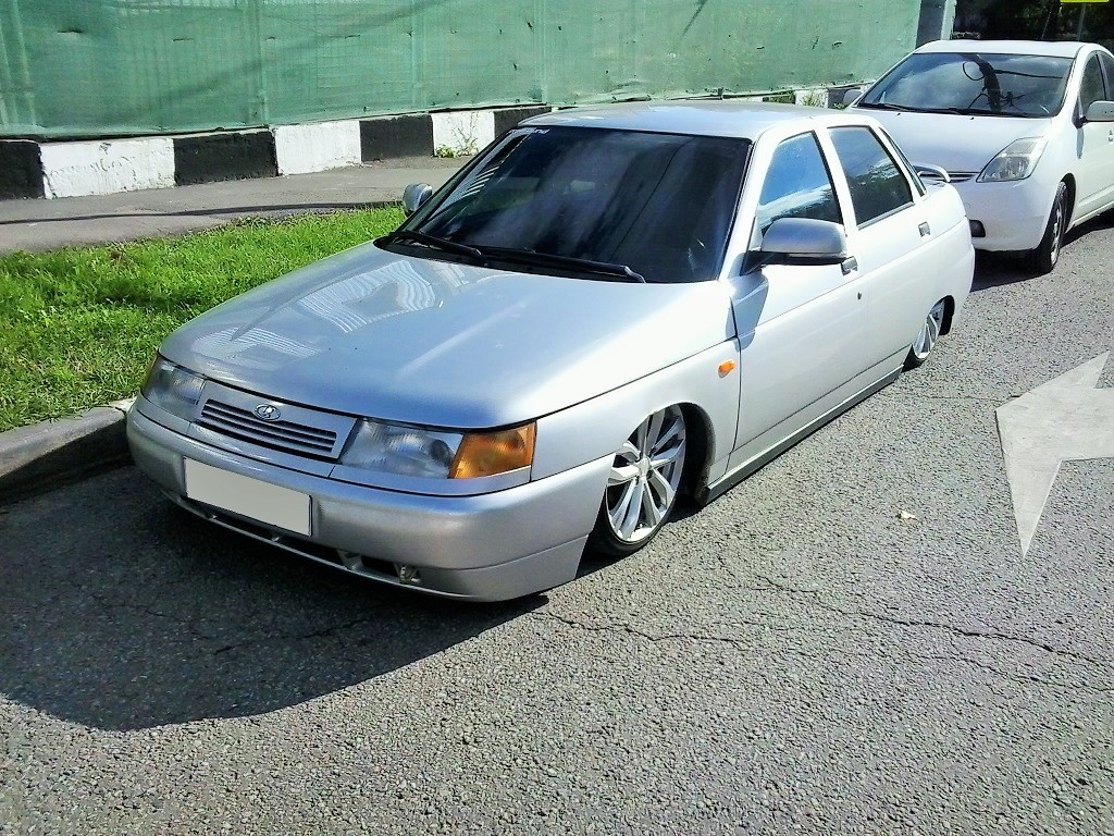 Spotted...cars in Moscow: Lada 110 Lowered