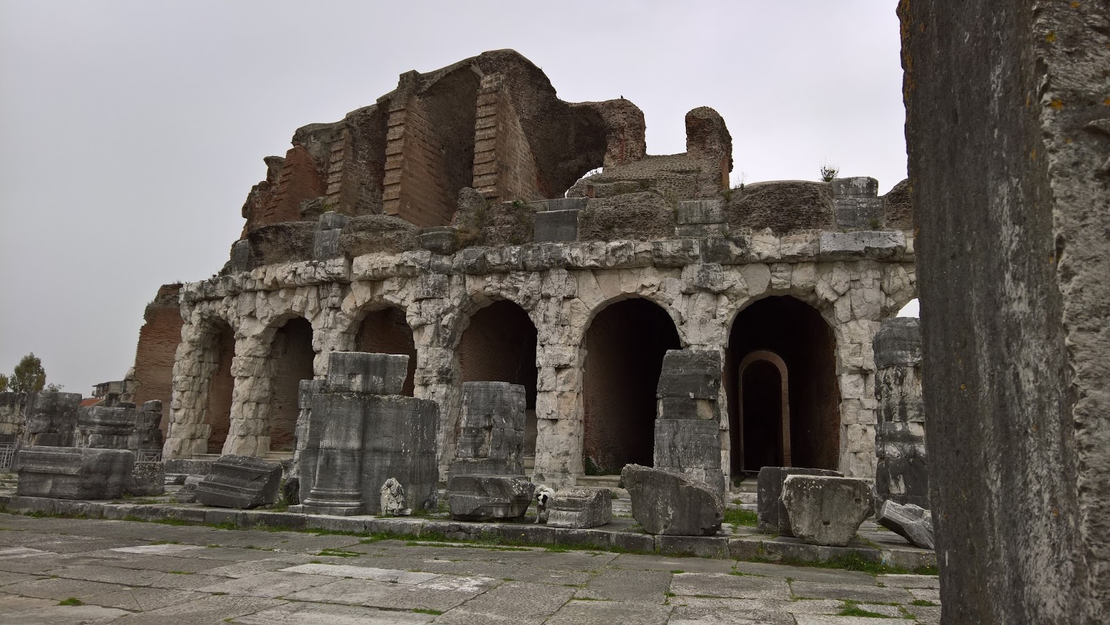 Viajes, a las arenas de Roma, y más...: Capua