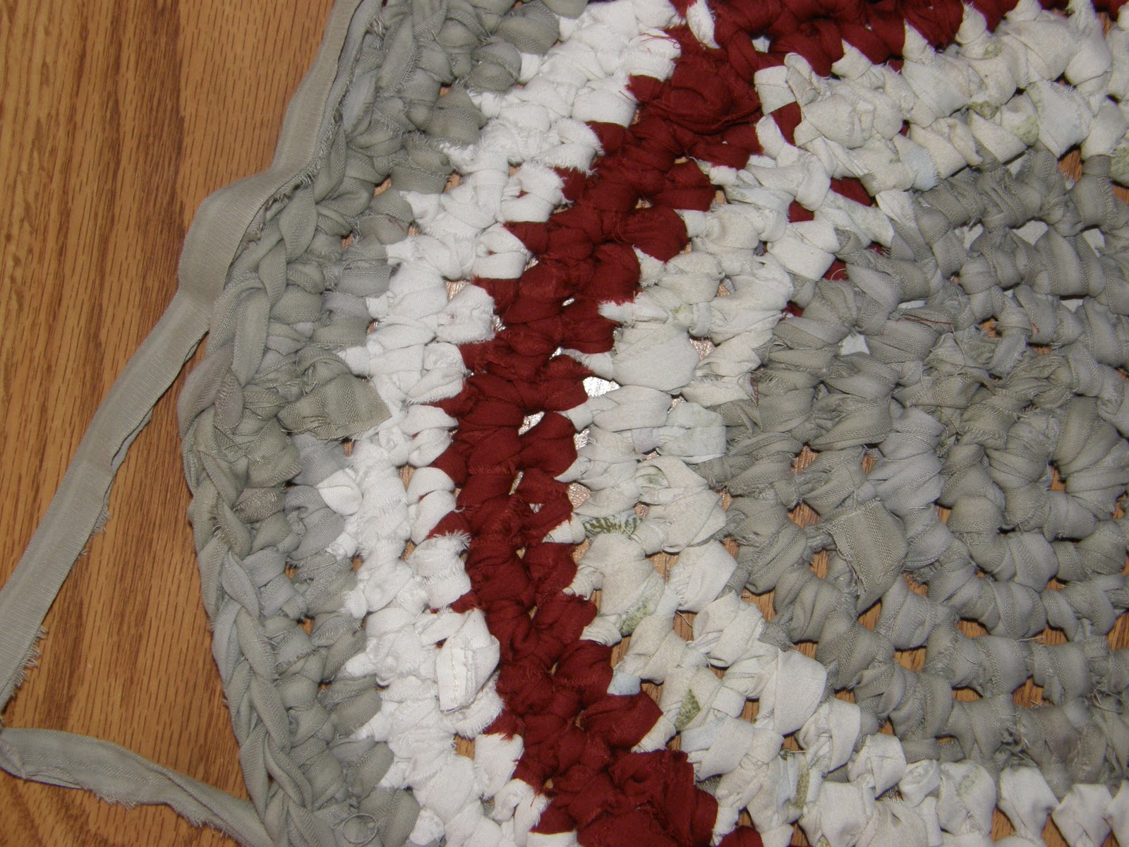 My Crochet, Knit, and other Crafts: Round Rag Rug and other WIP'S