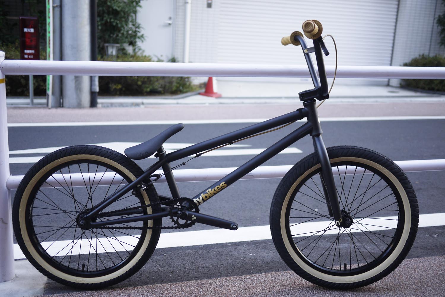 Del Mar BMX: FLY BIKES「NEUTRON」COMPLETES BIKES