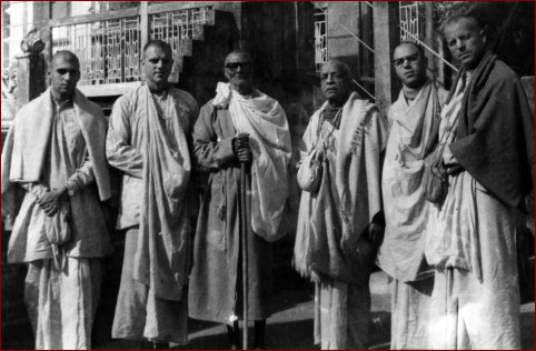 krishna1008: Sridhara Maharaja and the ISKCON GBC