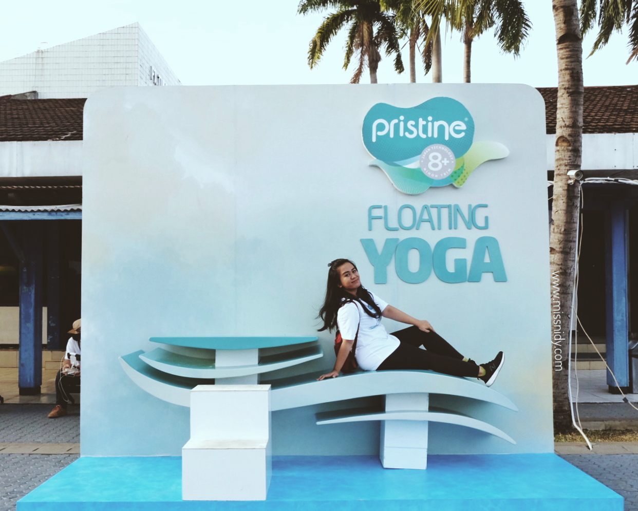 Floating Yoga di Atas Air bersama Pristine 8+