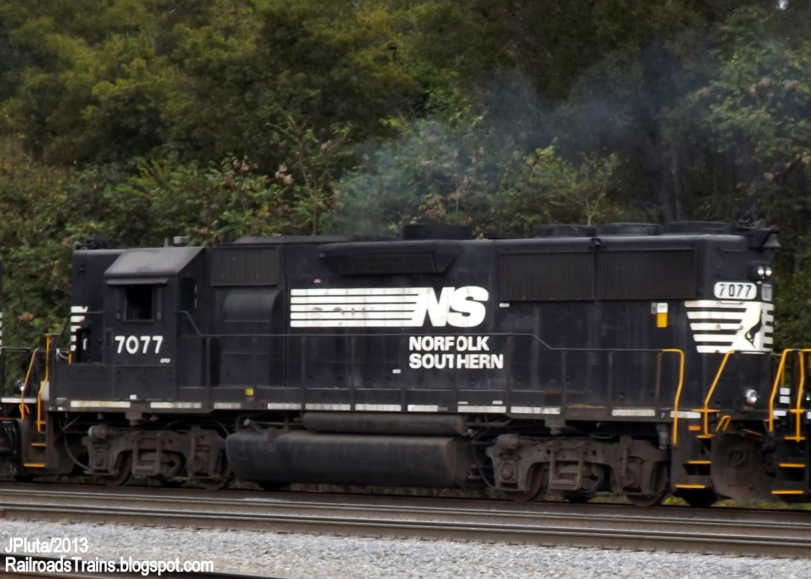 RAILROAD Freight Train Locomotive Engine EMD GE Boxcar BNSF,CSX,FEC,Norfolk Southern,UP,CN,CP ...